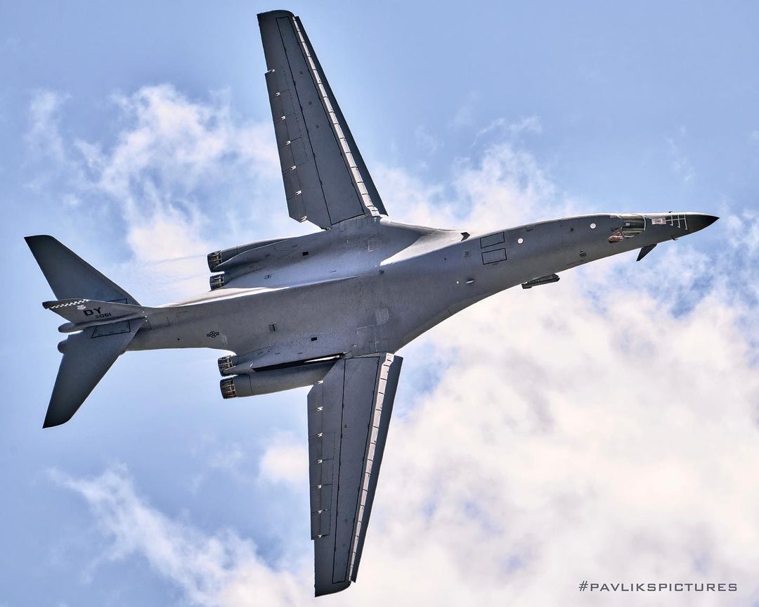B-1 Lancer strategic bomber Rockwell B-1 Lancer - iMedia