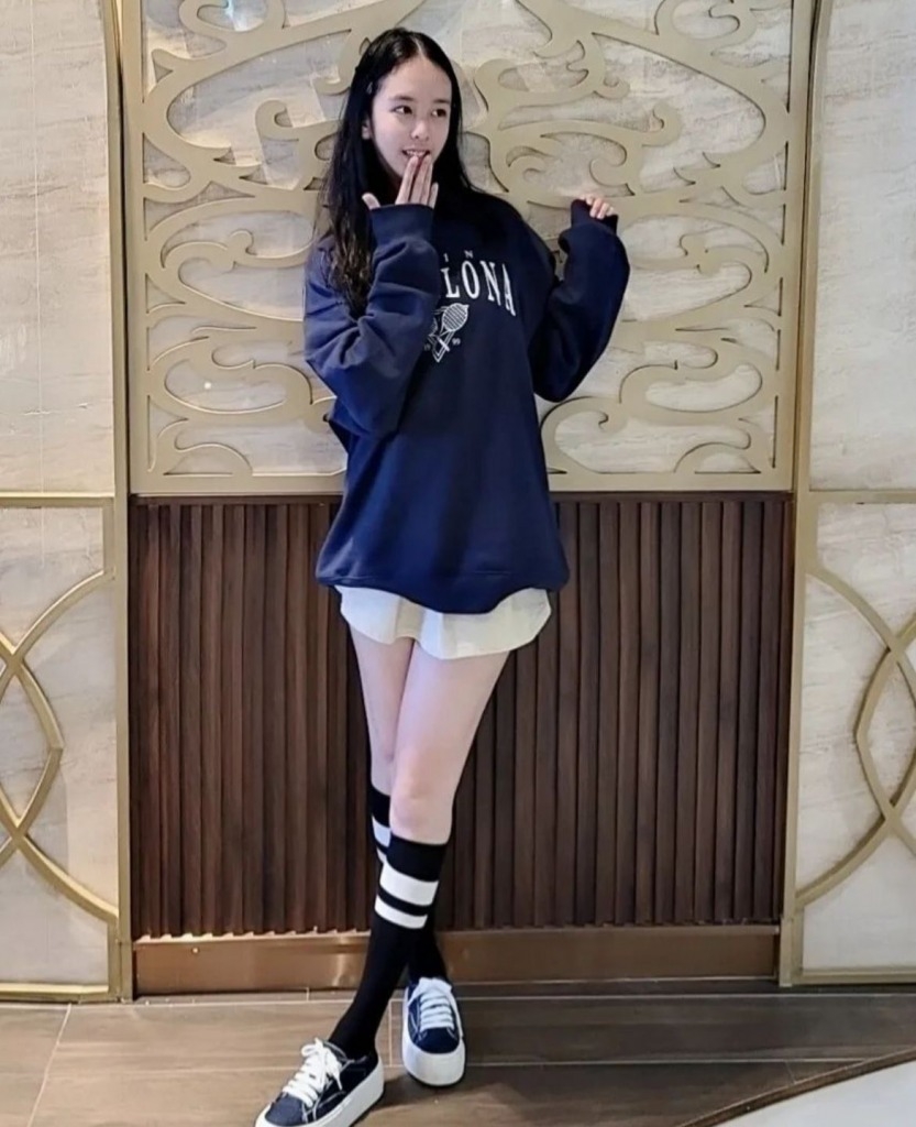 TVB queen child star Chen Siying is already a 15-year-old long-legged ...