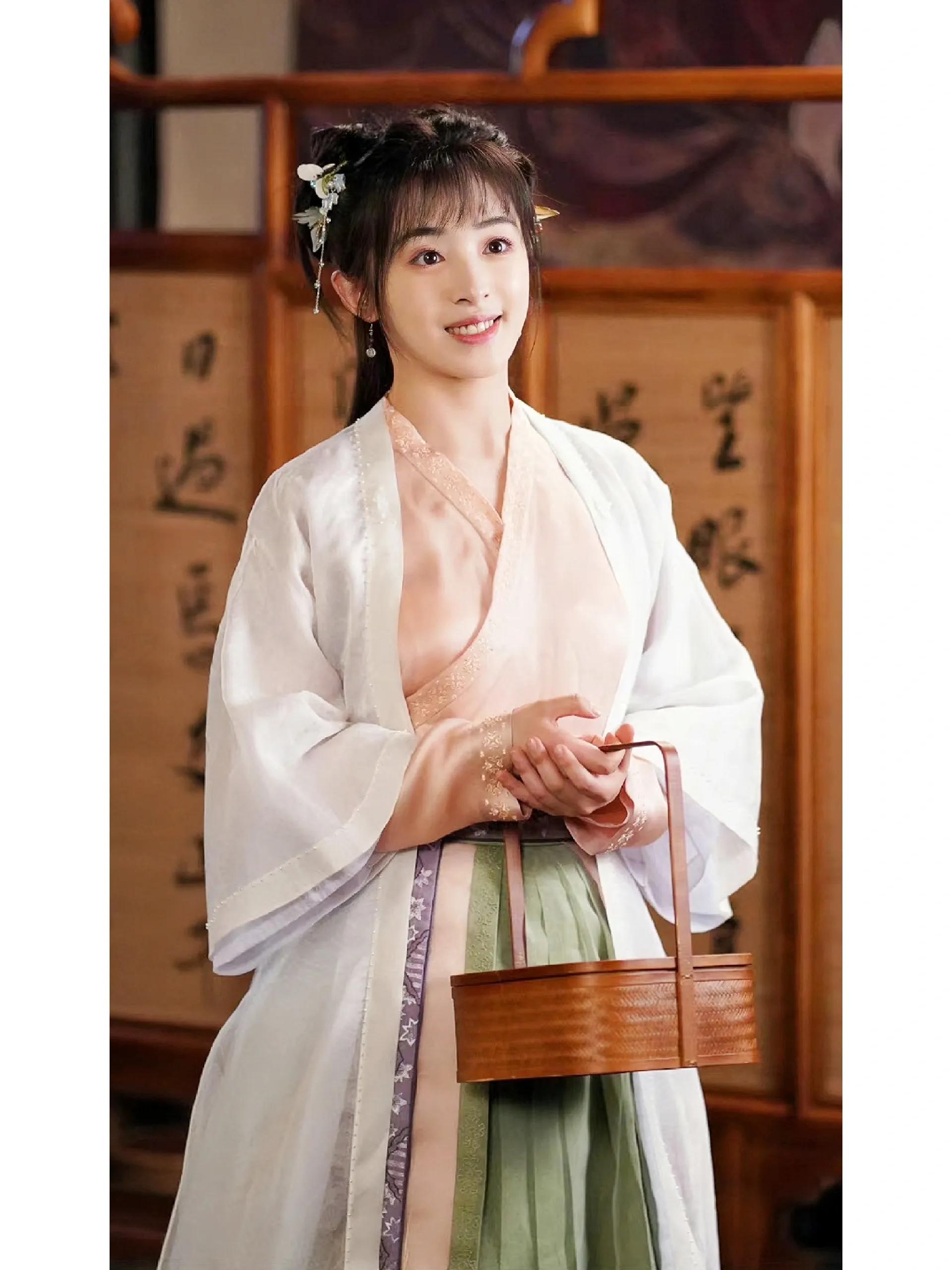 Sharing of beauties in ancient costumes——Zhang Hanyunzhi Hu Jiao's wardrobe - iMedia