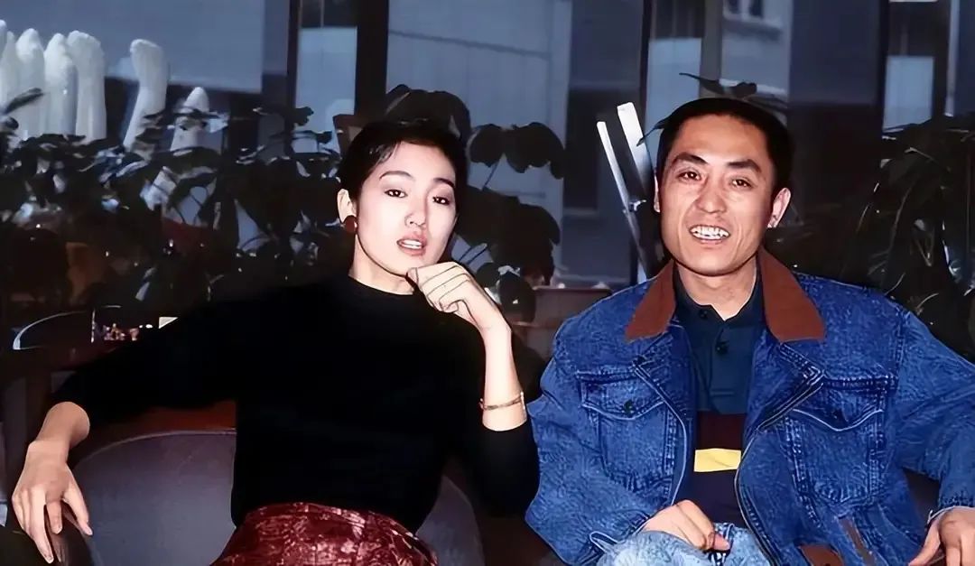 The sweet photo of Zhang Yimou and Gong Li in the past is exposed! The ...