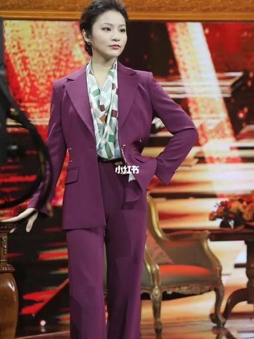 Beautiful host Meng Shengnan - iNEWS
