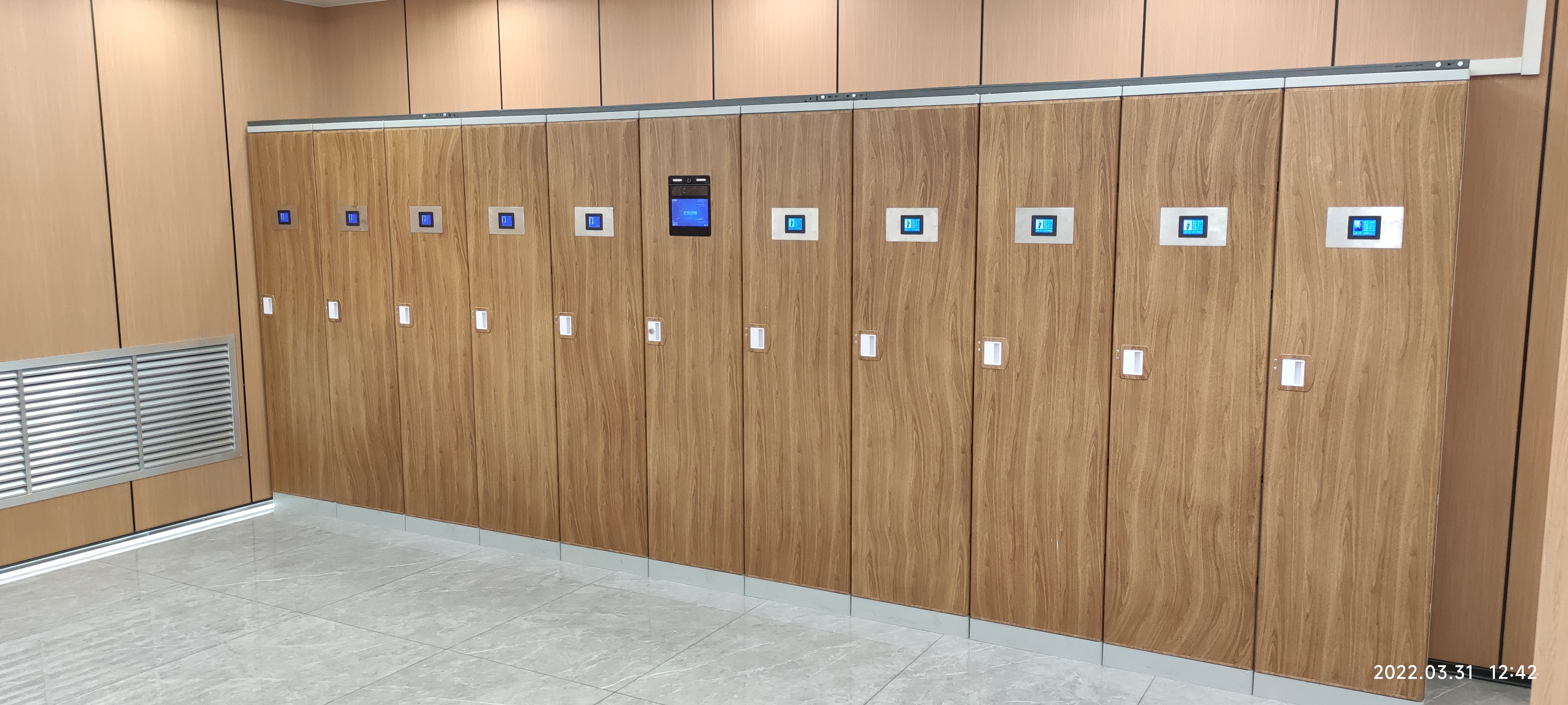 What functions should a coal mine bathroom locker have? - iMedia