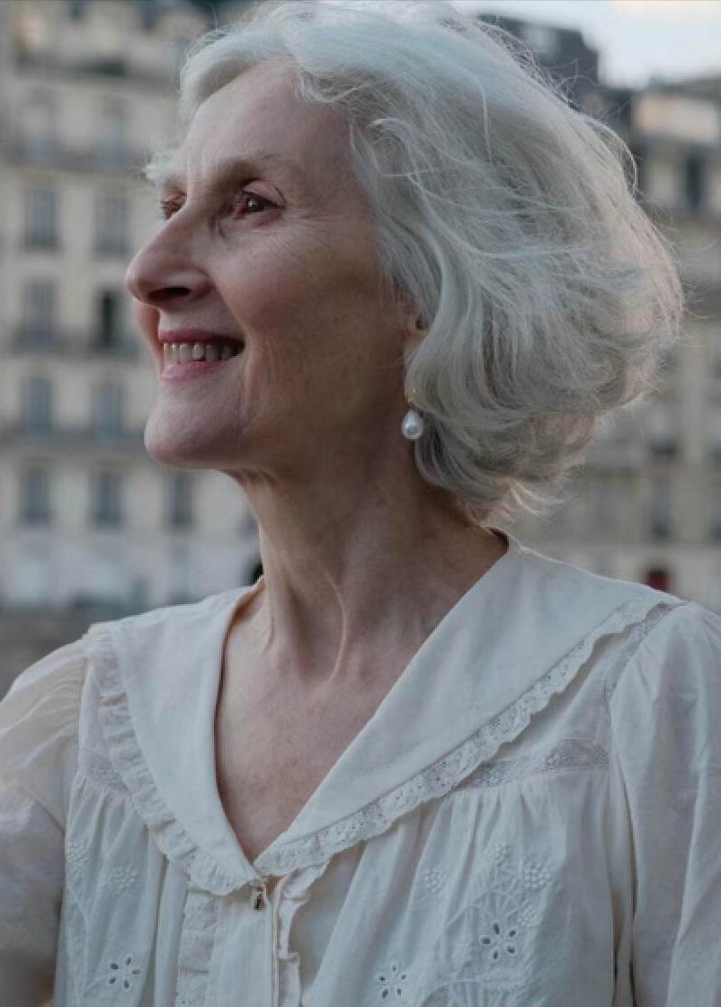 Why is the French grandma full of silver silk but also elegant and ...