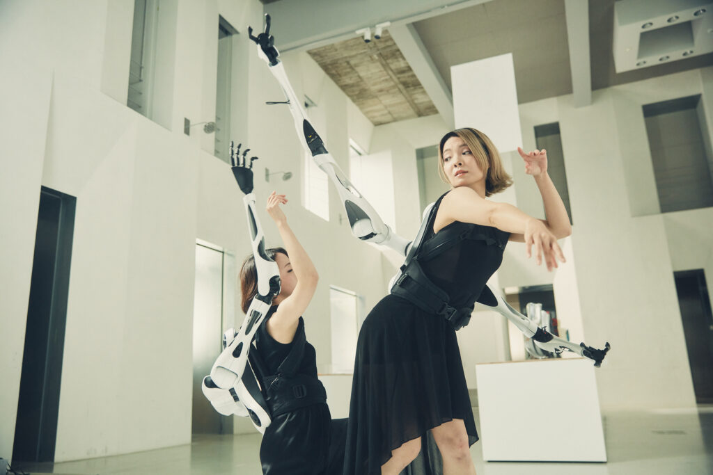 The Japanese team launched a wearable robotic arm: it can dance freely ...