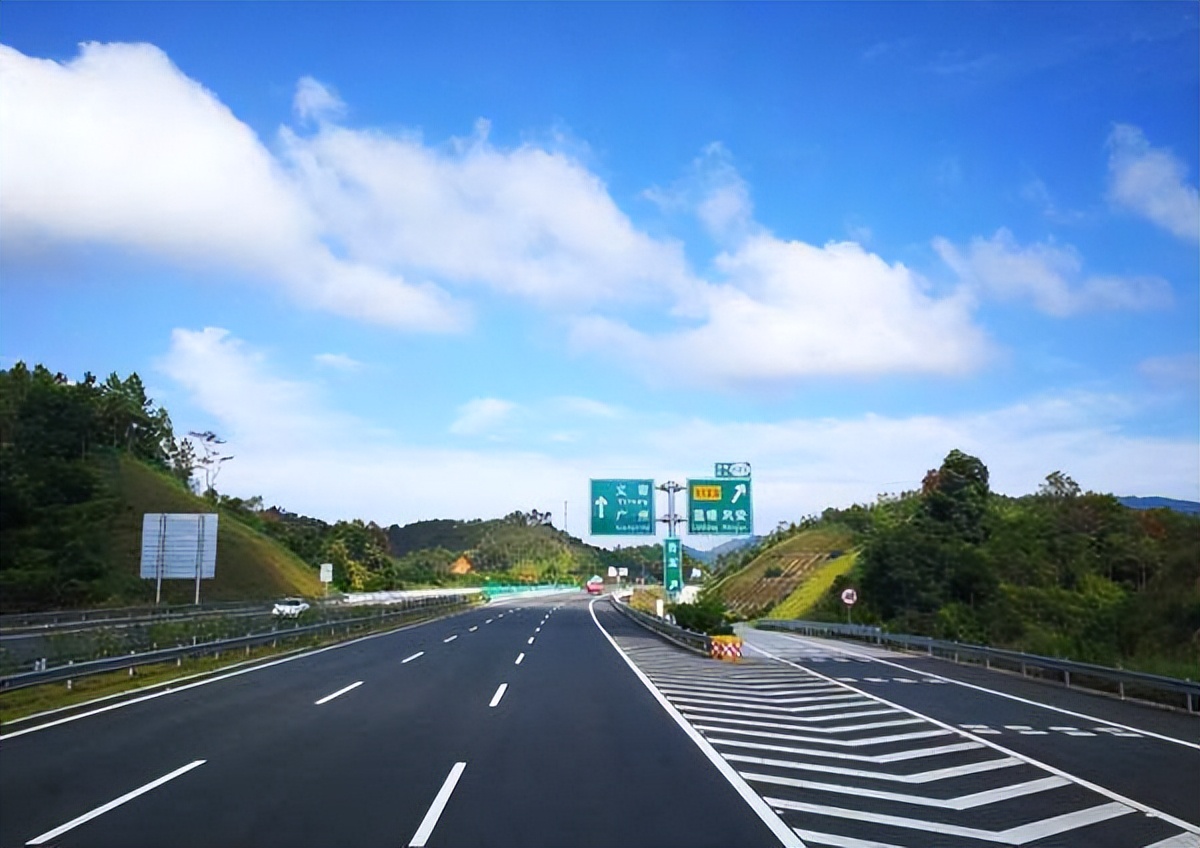 The most fuel efficient speed is neither 80 nor 90!Driving at this ...