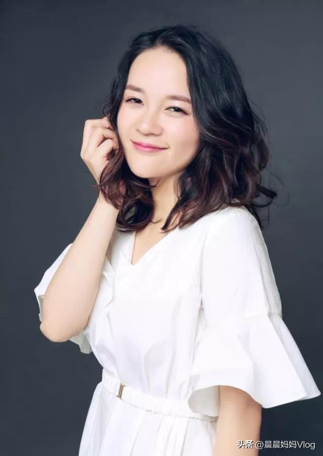 Share pictures - temperament goddess Cheng Xiang - iNEWS