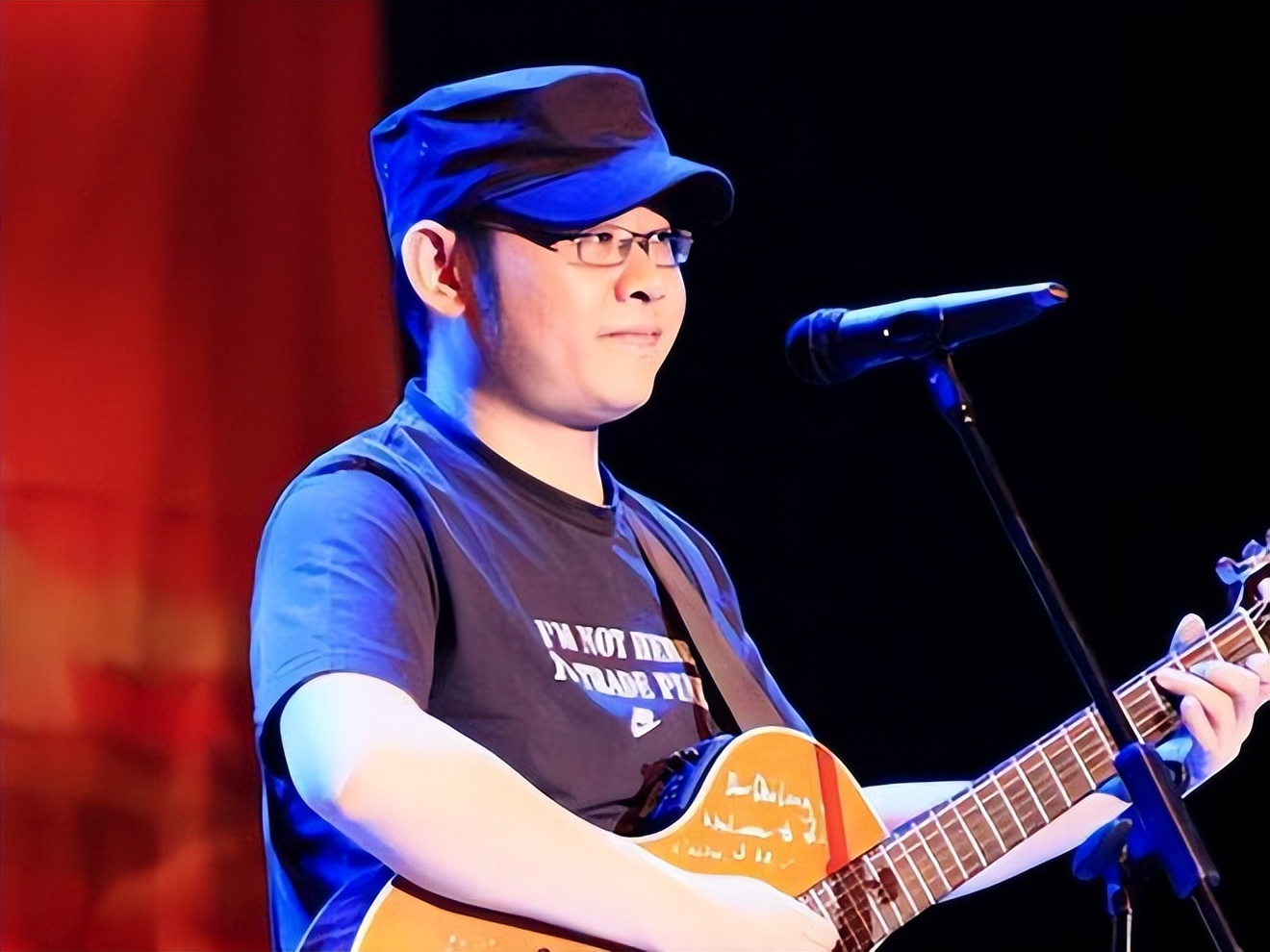 After many years, Dao Lang finally returned with his new album, which ...