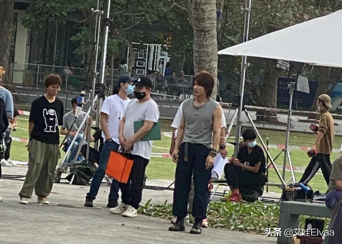 Jerry Yan finally resumes work and filming!Wearing an "old man's vest ...