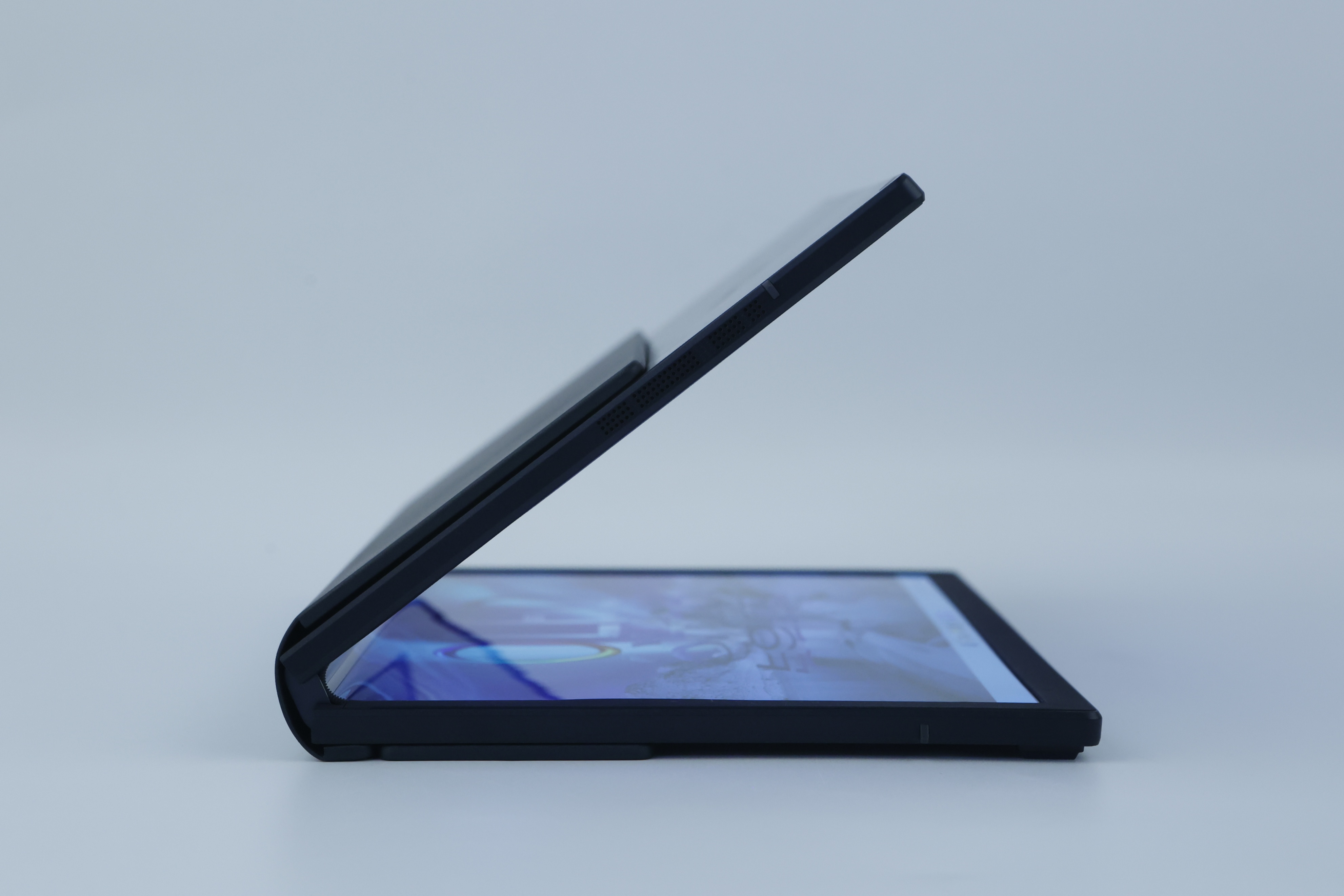 ASUS Lingyao X Fold folding screen thin and light experience: unfolding ...