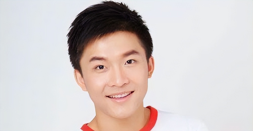 Bian Ce: Became a CCTV anchor at the age of 25, fell from the 8th floor to his death at the age ...