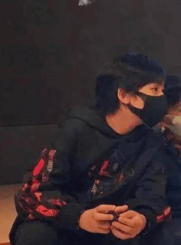 Jimmy Lin's son Kimi finally showed up, he looks like an adult at the ...