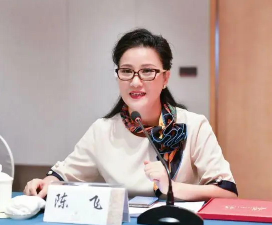 Chen Fei, a famous Yue opera actor, felt that he couldn't sing well. Fu ...