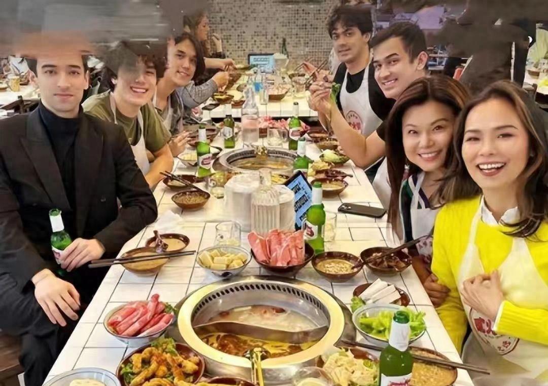 60-year-old Wei Wei's ex-husband of domestic violence has passed away ...