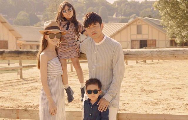 Little joy in 2022: Han Geng got a little padded jacket, Lin Chiling ...