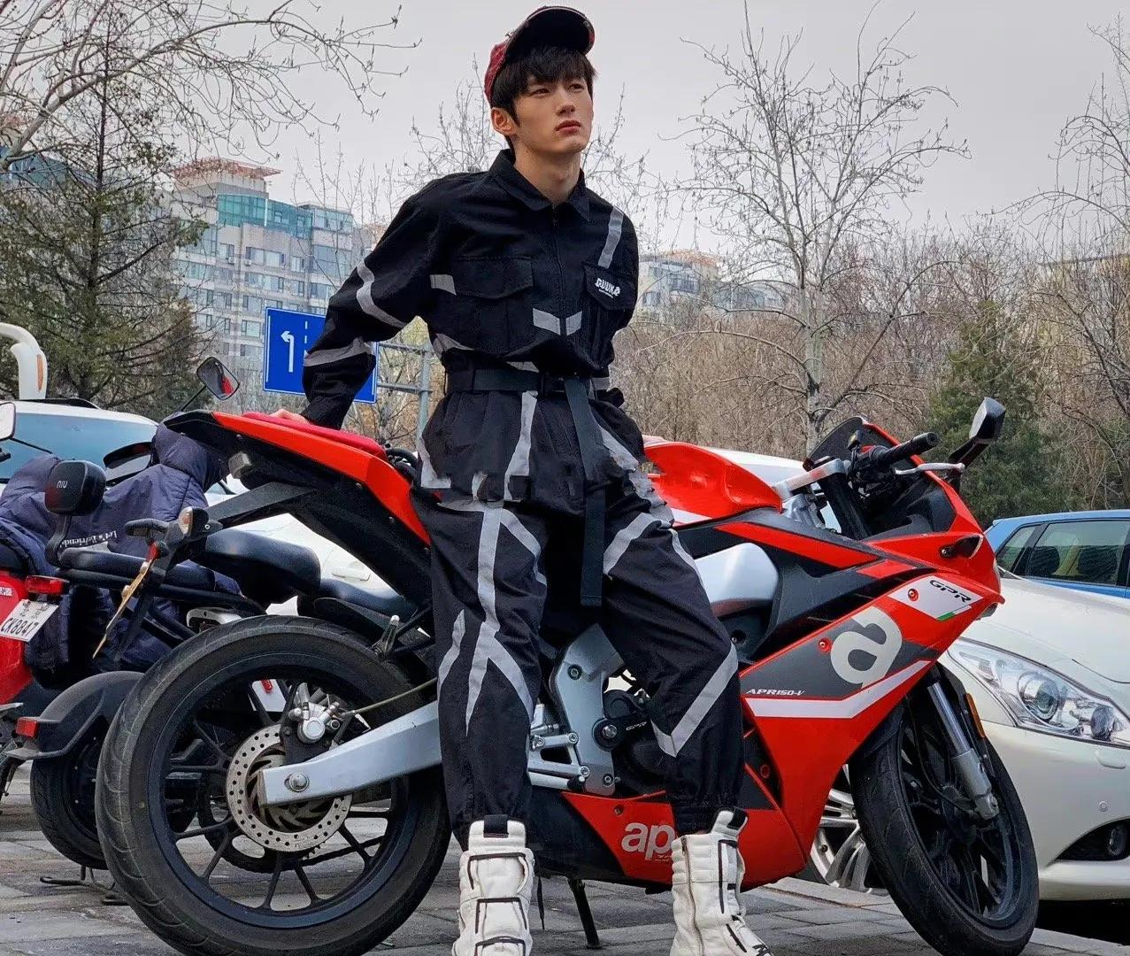 Lei Ye has photographed many homogenized male models, ruffian gas ...