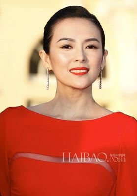 20 years ago, Zhang Ziyi wore a red belly pocket and Zhang Yimou came ...