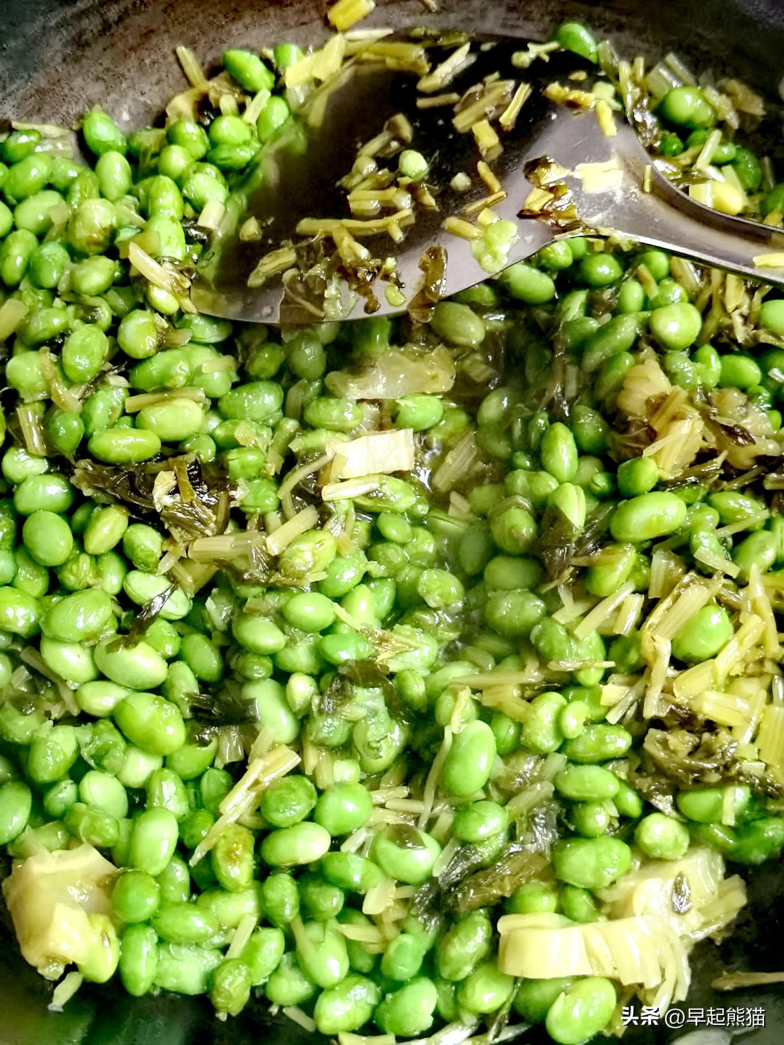 The edamame is delicious and hard to peel! - iNEWS