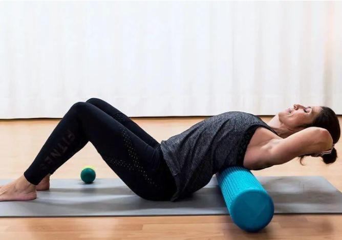 14 foam roller movements to relax the whole body, more comfortable than ...
