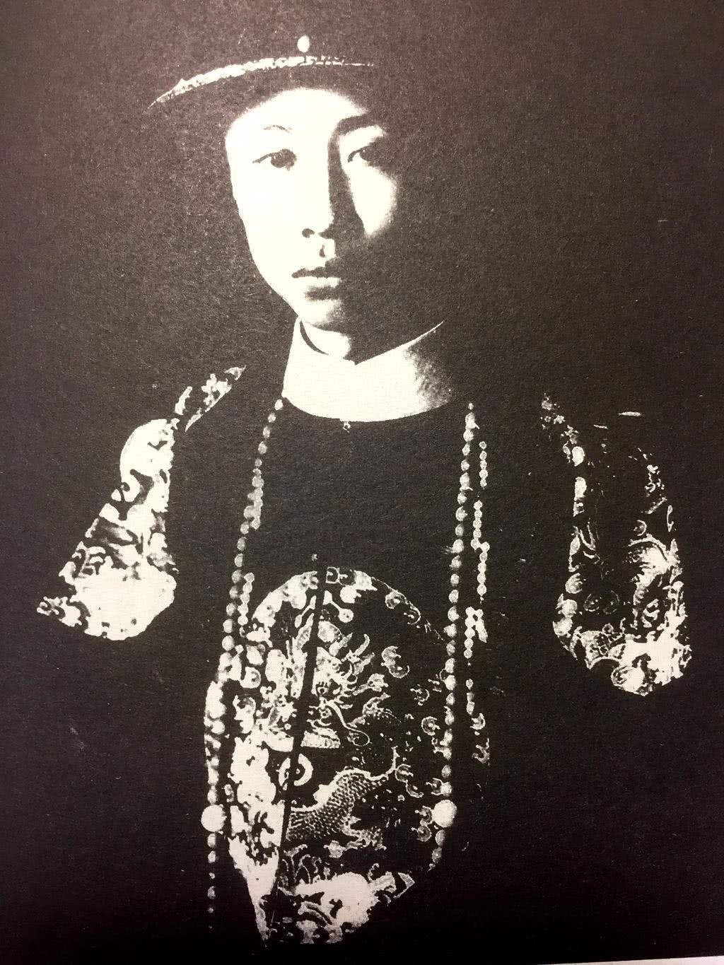 What is the story between Wan Rong and Pu Yi? - iNEWS