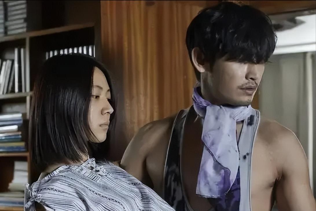 "Uncle": The mute woman was paralyzed in bed for 20 years, nakedly exposing the hypocrisy and ...