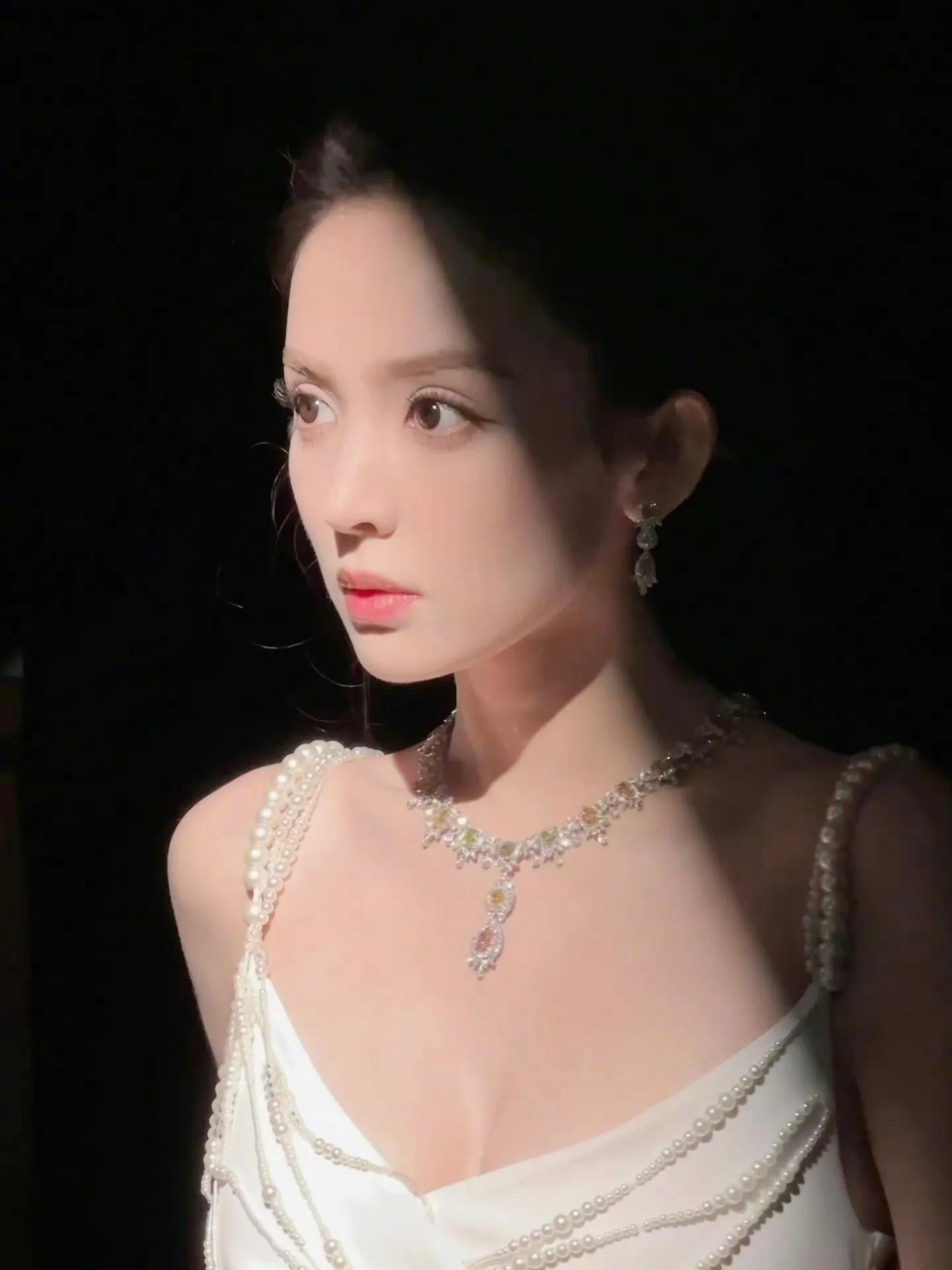 Star Wallpaper Issue 80 - iMedia