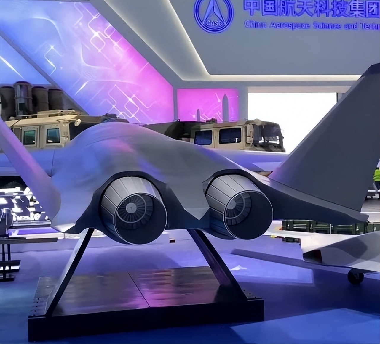 Chinese version of loyal wingman!FH97A UAV is similar to J-20, and the ...