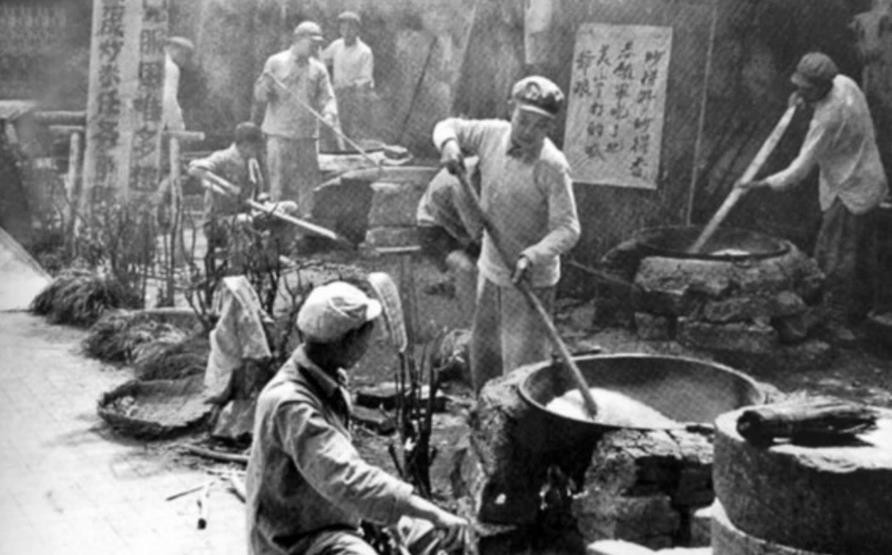 Qiu Shaoyun sacrificed, only his hands stuck in the soil remained ...