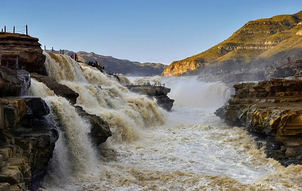 Hukou Waterfall - iNEWS
