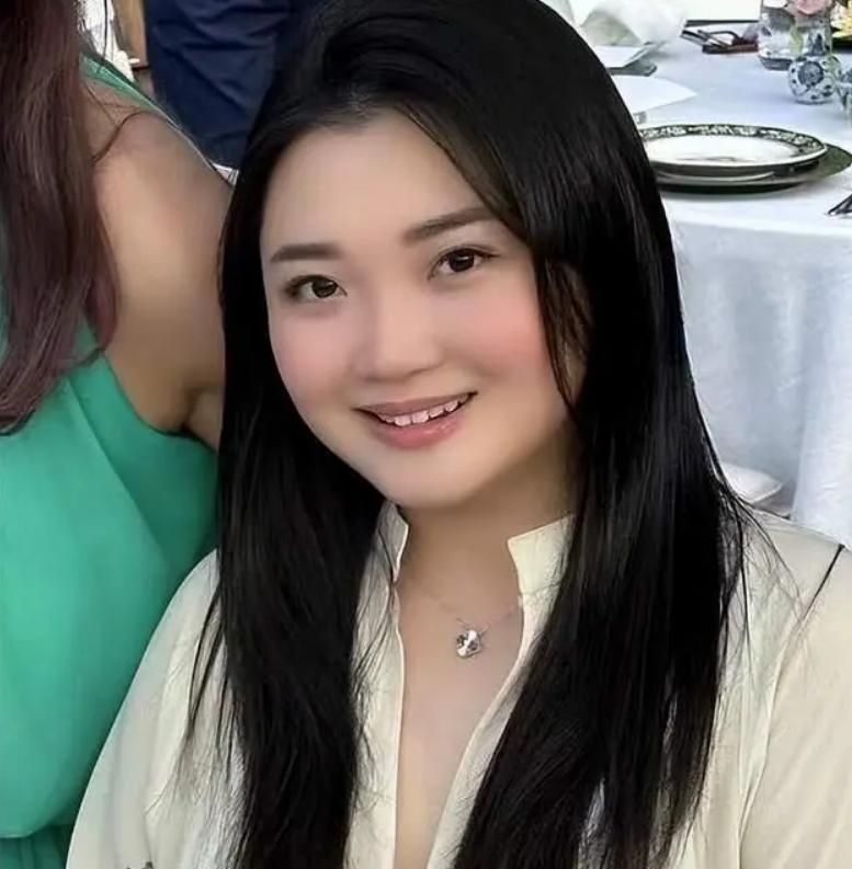 Guo Jingjing wears old clothes to the celebrity party, but she is not ...