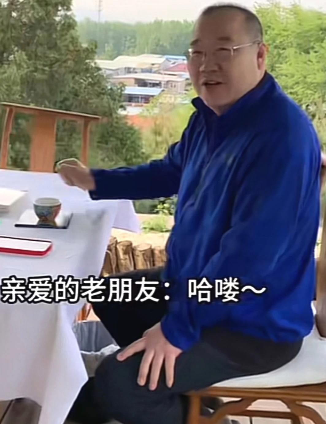 Yingda gained ten catties in a recent photo, served tea to entertain ...