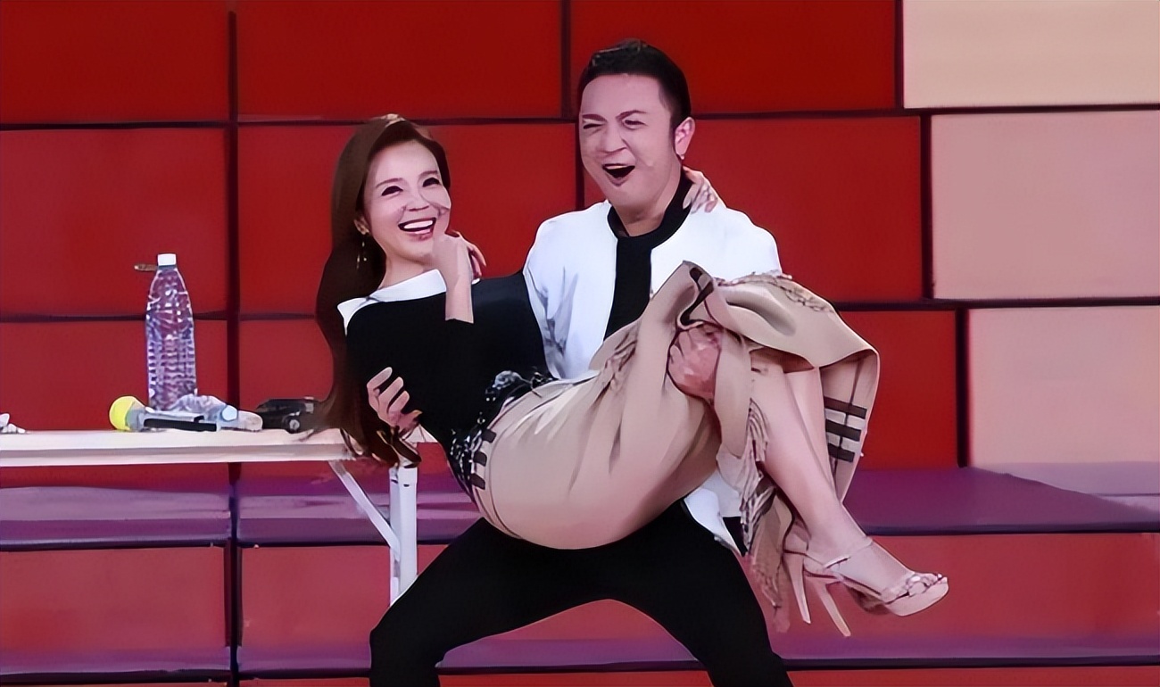 The host Nigmaiti "revealed his true colors"? This time his fox tail ...