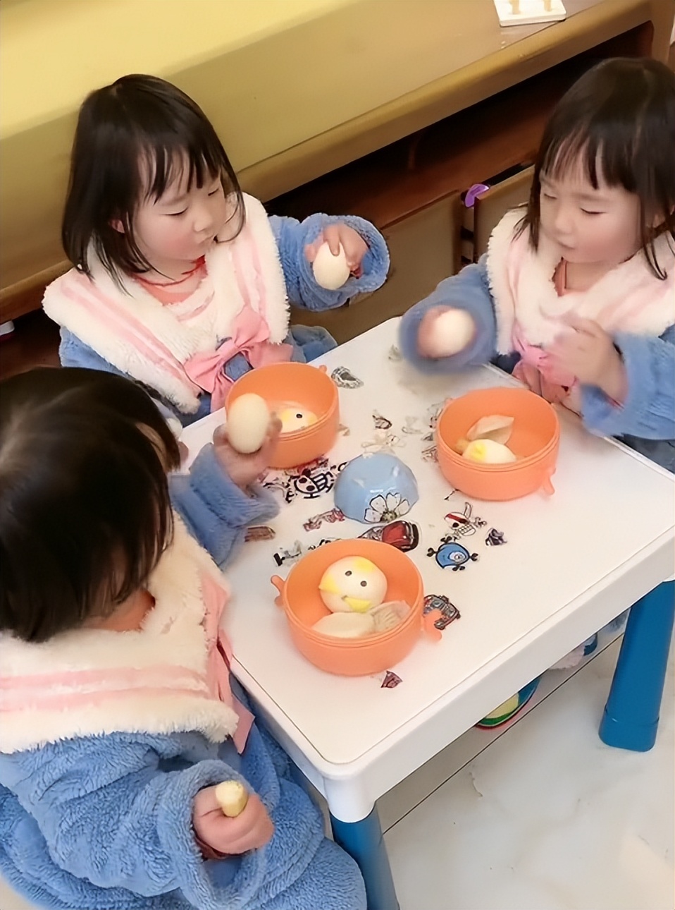 The three daughters of the Hu family: the "most harmonious" triplets on ...