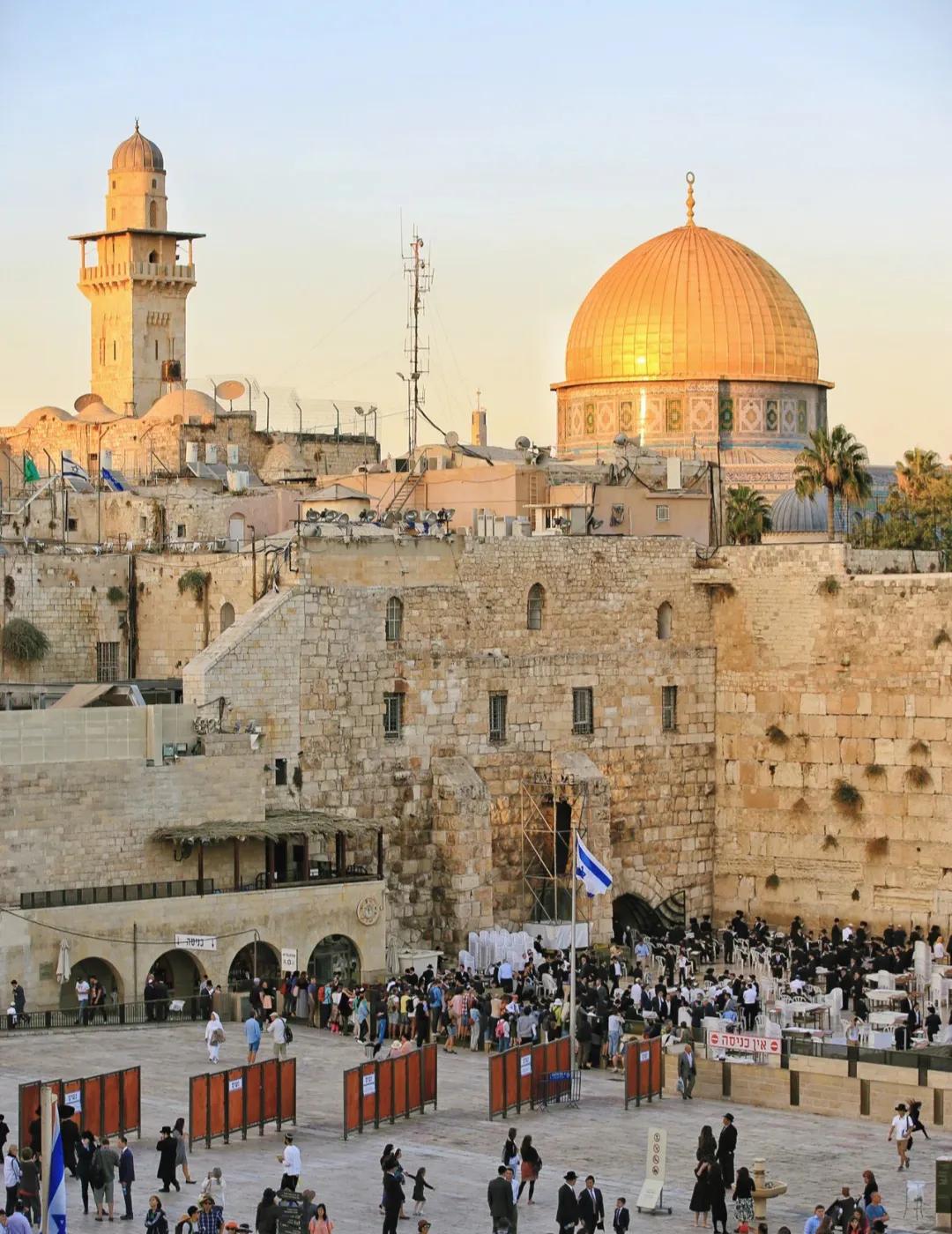Israel's Wall of Sighs Jerusalem's Western Wall (Wailing Wall) - iNEWS