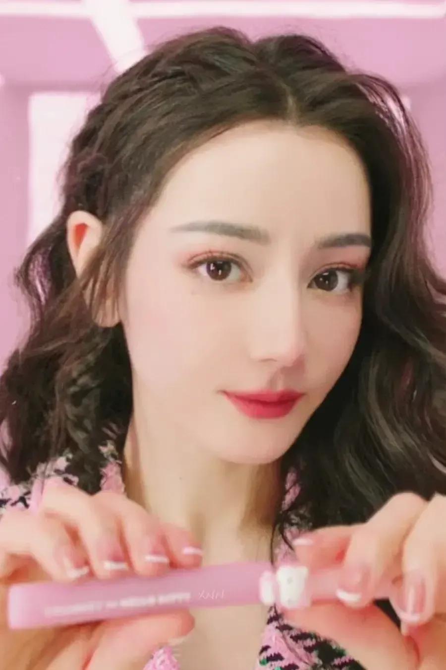 Reba's rare girl group style pictures - iNEWS