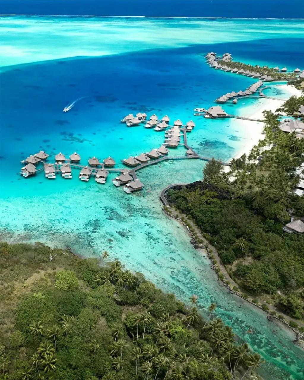 Moorea, French Polynesia - iNEWS