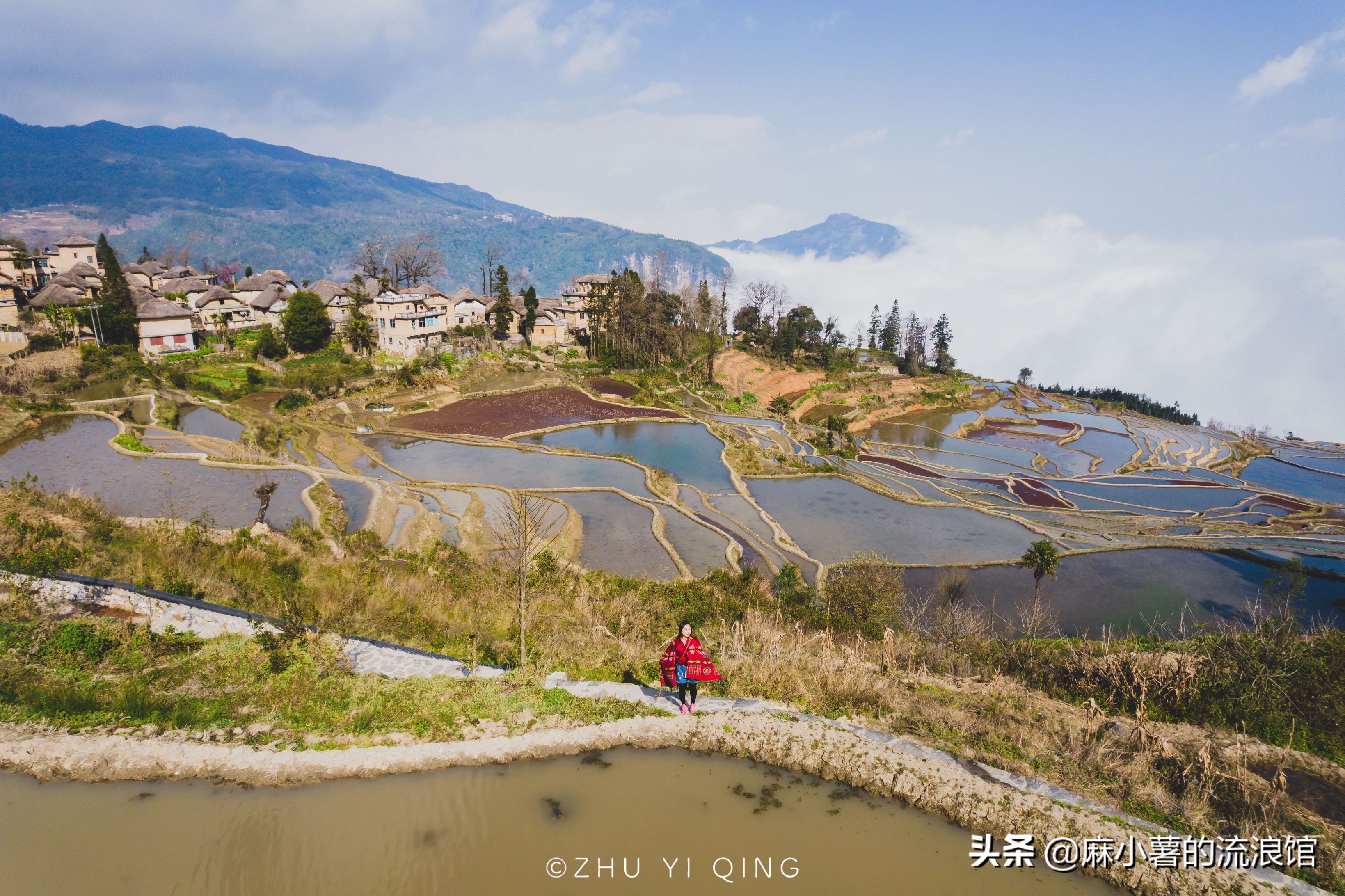 There is a beautiful terraced field in the Honghe River in Yunnan ...
