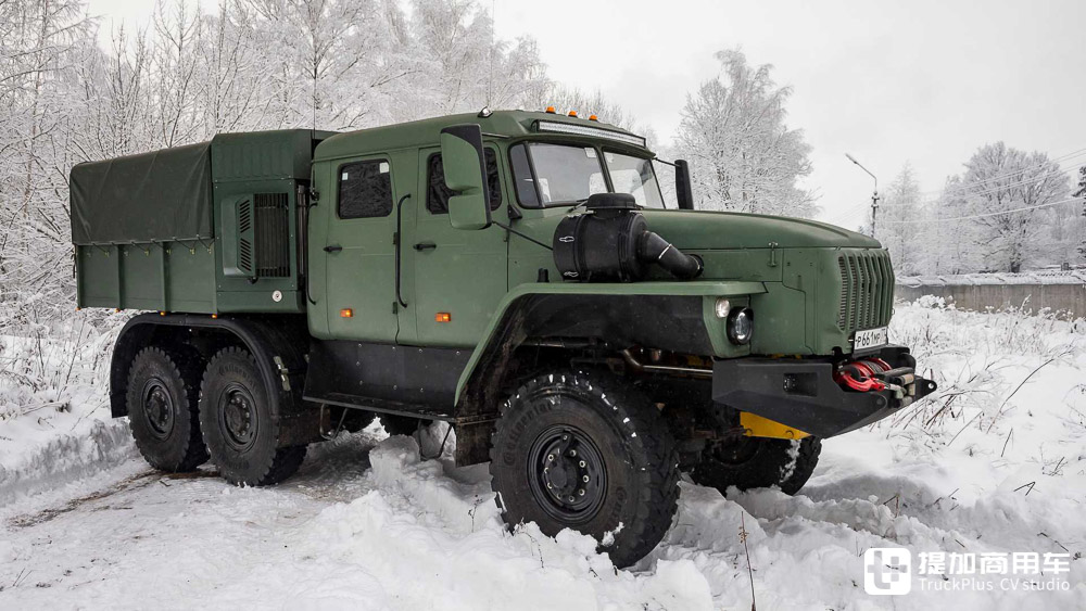 A masterpiece of violent aesthetics, a real shot of the Ural 4320 6x6 ...