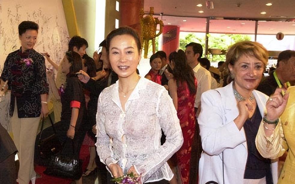 Zhou Yemang: Abandoned the pregnant Xi Meijuan, quickly remarried Miss ...