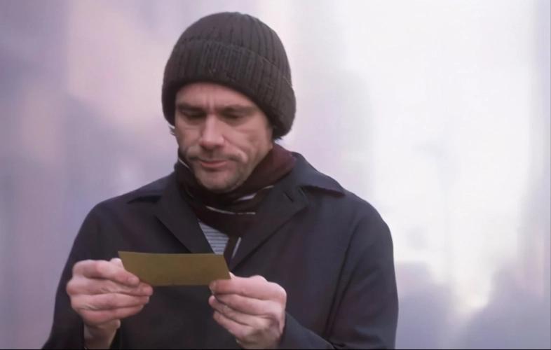 "Warmth Contains Light": Fading memories, an obsession that doesn't ...