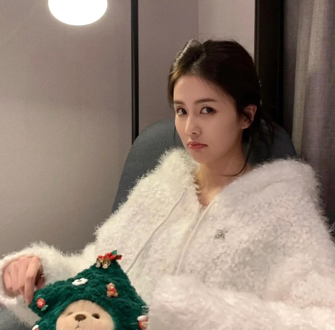 When Bai Lu mentioned his father's occupation, he was ridiculed by ...