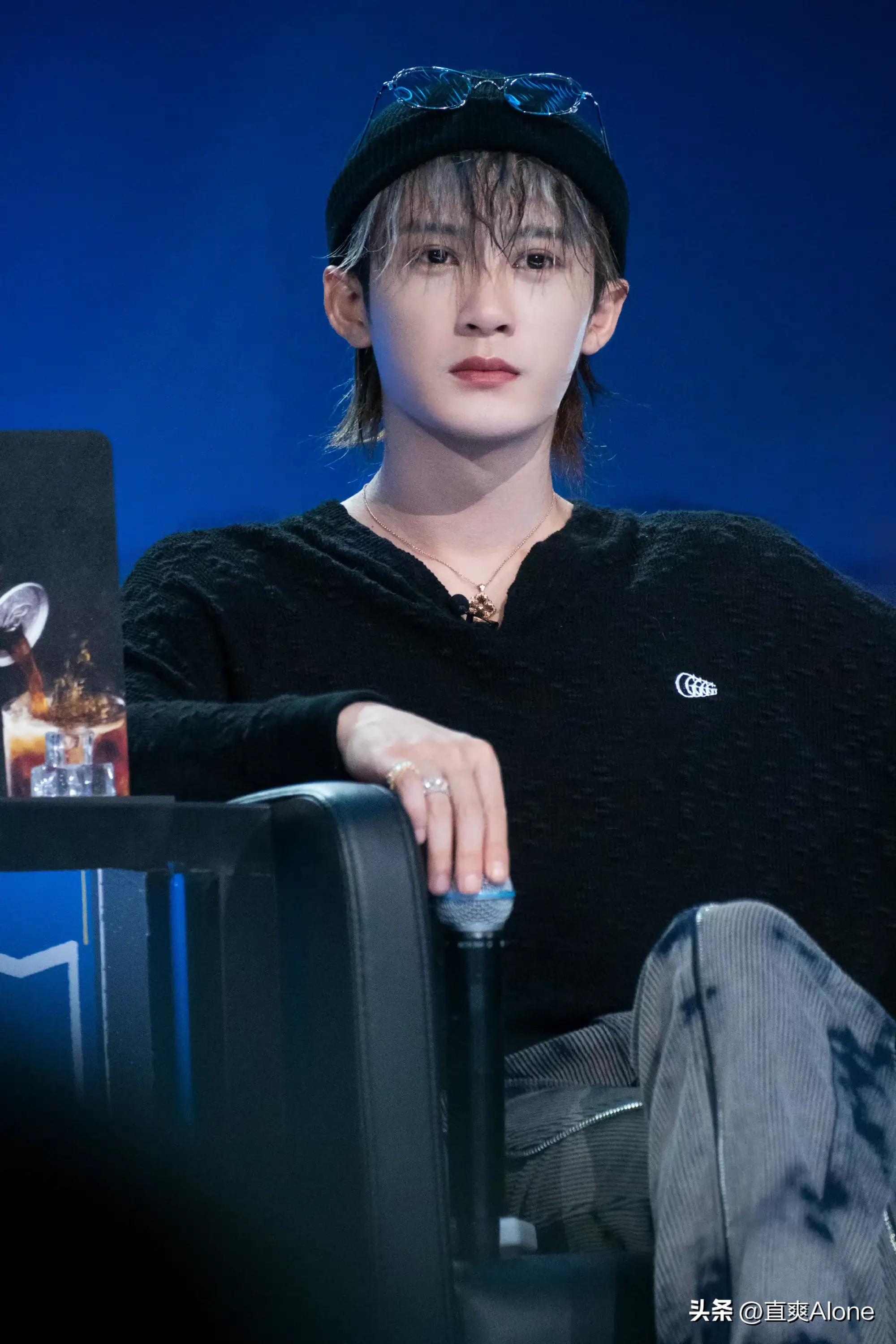 Stills of Tan Jianci's boiling campus - iMedia