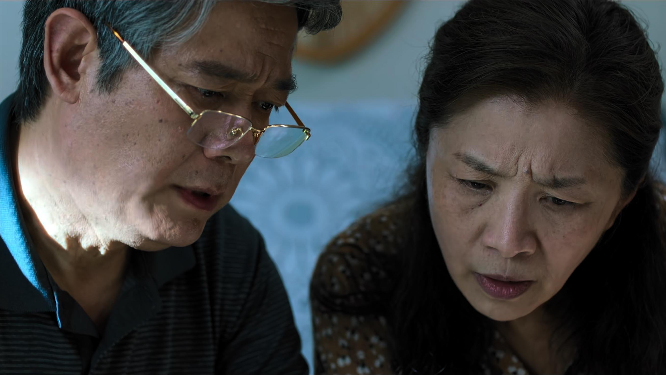 "Imperfect Victim": Seeing Zhao Xun's father, I understand why she was successfully violated - iNEWS