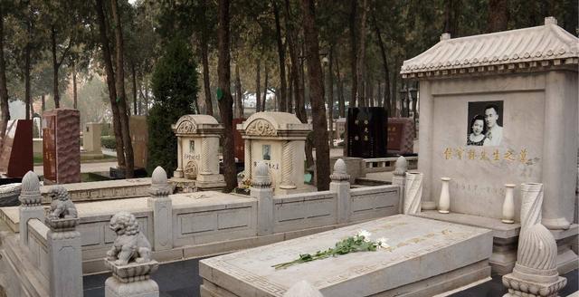 The cemeteries of Hou Baolin and Hou Yaowen: one is luxurious and the ...