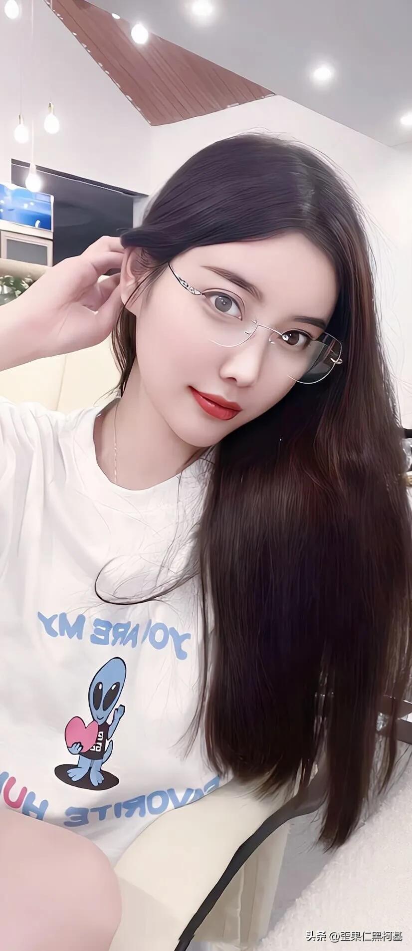 Tang Anqi and Yang Chenchen's prosperous appearance - iNEWS