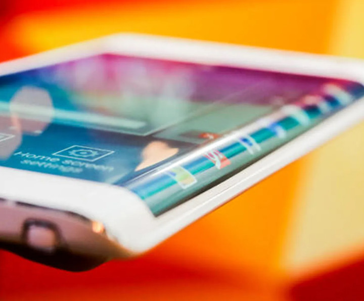 "Android King" finally abandoned the curved screen - iMedia