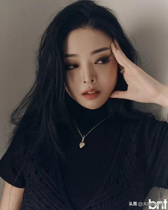 Korean singer Henny's latest photo exposure shows her unique ...