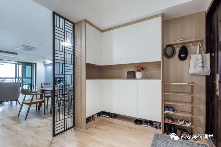 It is both a shoe cabinet and a partition, how to do it better? - iNEWS