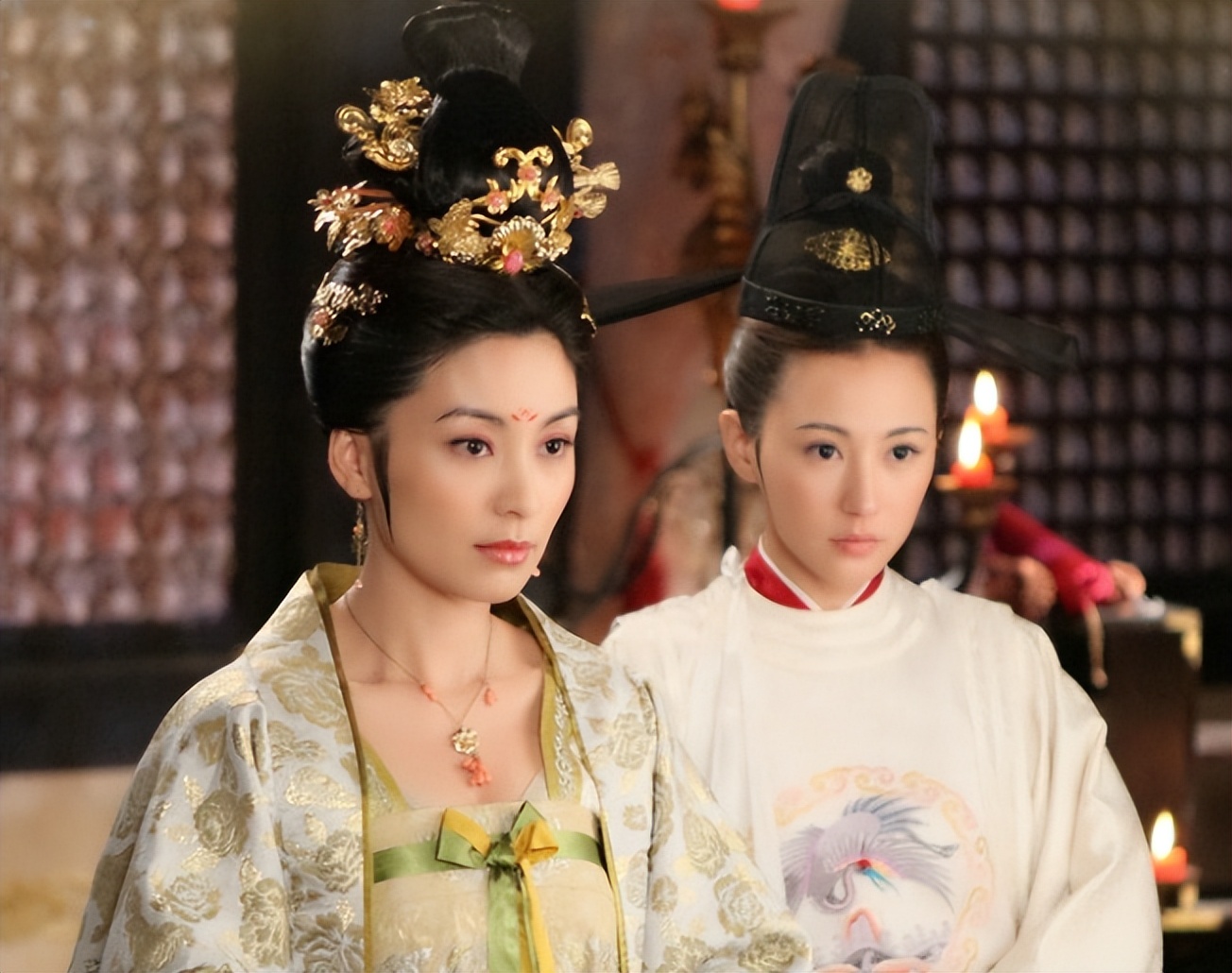 A famous general marries a princess, but she dislikes her. The emperor ...