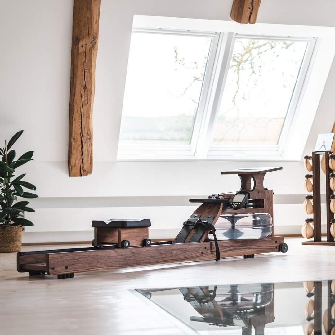 4 benefits of a water resistance rowing machine, the movements are easy ...