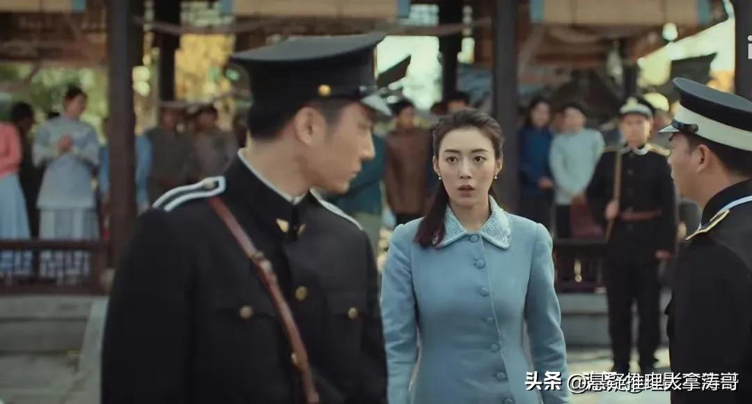 59-year-old Qian Xiaohao made another zombie film, [Zombie Tits] premiered, and it has the taste ...